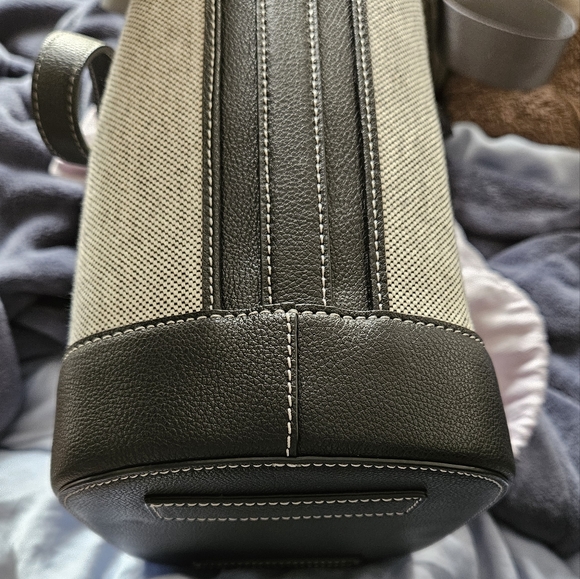 Bags | Vunque Bucket Bag | Poshmark
